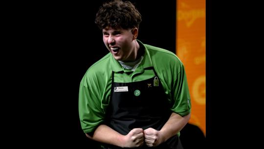 Publix employee wins $10,000 in national grocery bagging championship ...