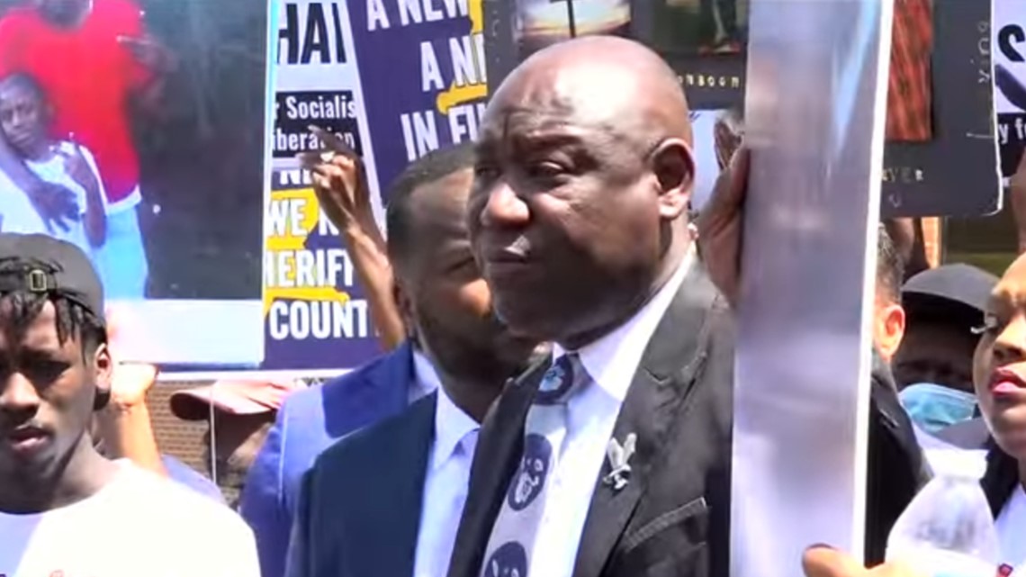 Rally for Lashawn Thompson at Fulton County jail | wtsp.com